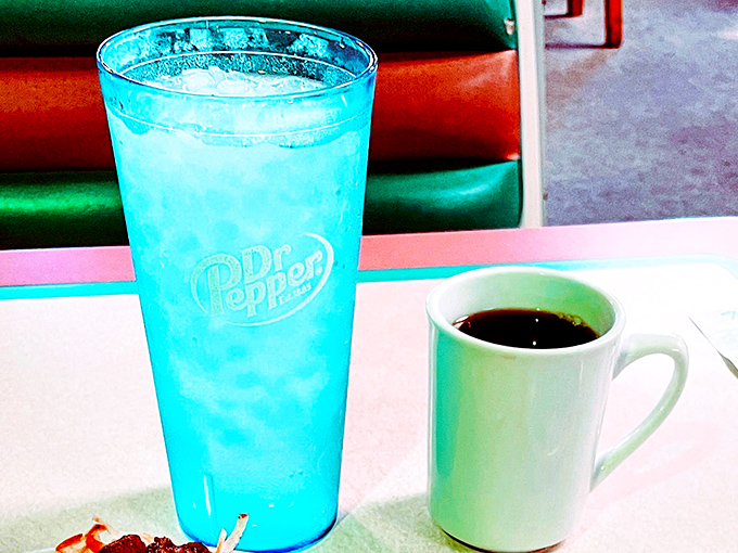 Blue as the summer sky and coffee black as midnight – the perfect accompaniment duo for whatever sweet temptation awaits.