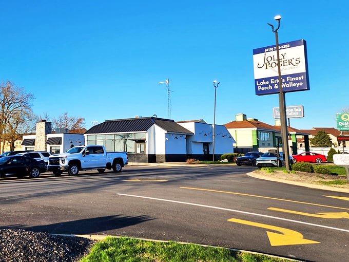 Lake Erie proximity means this blue beauty serves the freshest catch in the Buckeye State.