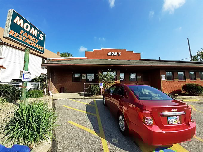 Mom's Family Restaurant doesn't need fancy curb appeal &ndash; it's saving all that energy for what matters most: the food.