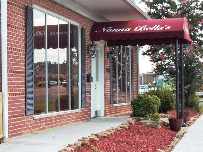 U.S. Pizza Co.'s stone facade suggests they build their reputation as solidly as they build their pizzas. 