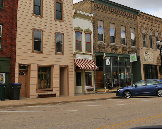 Princeton's colorful storefronts invite treasure hunters and window shoppers alike. Small town charm with big personality!