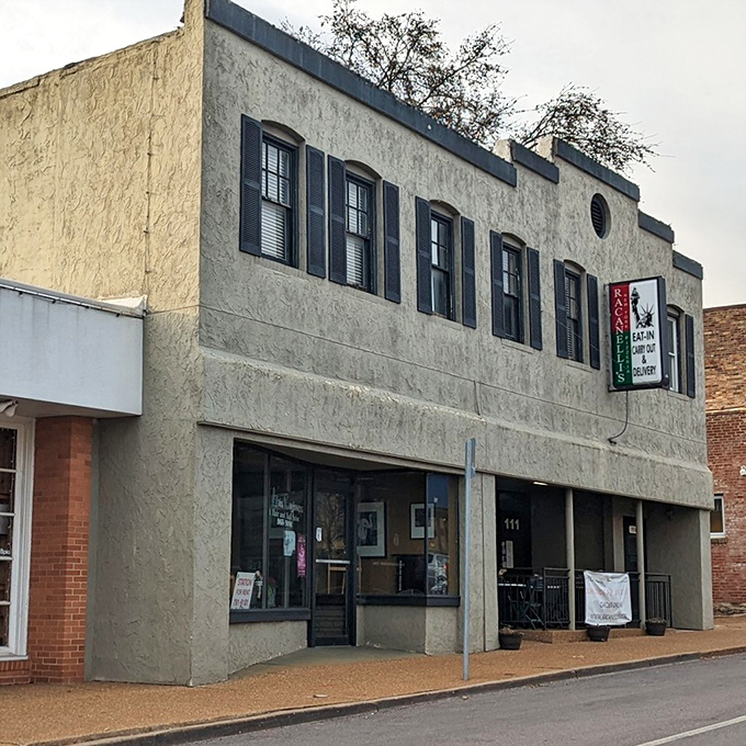 Historic Kirkwood building houses authentic New York pizza dreams - where East Coast tradition meets Midwest hospitality perfectly.