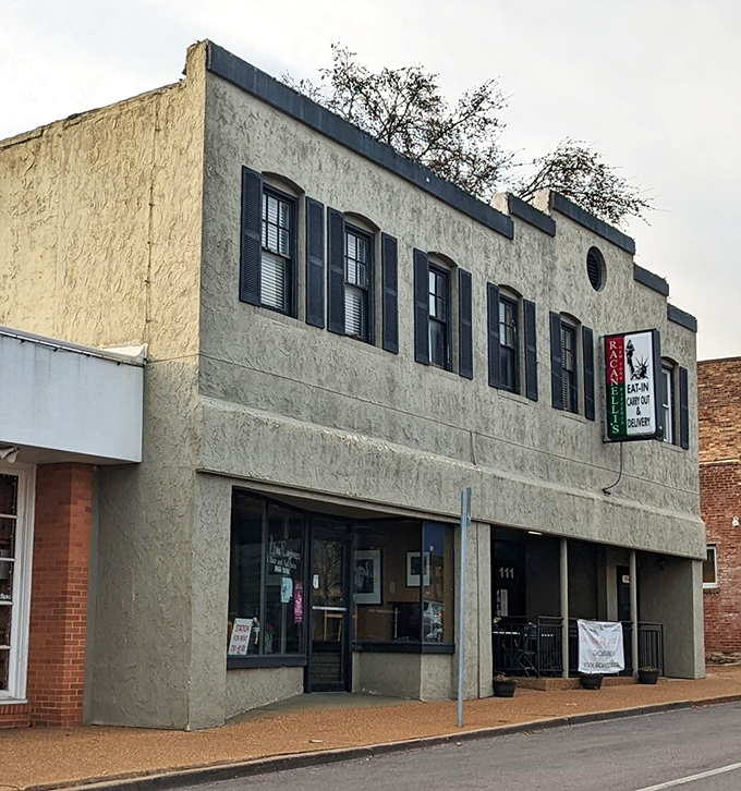 This historic building has seen Kirkwood change, but inside, the New York-style pizza remains gloriously unchanged.