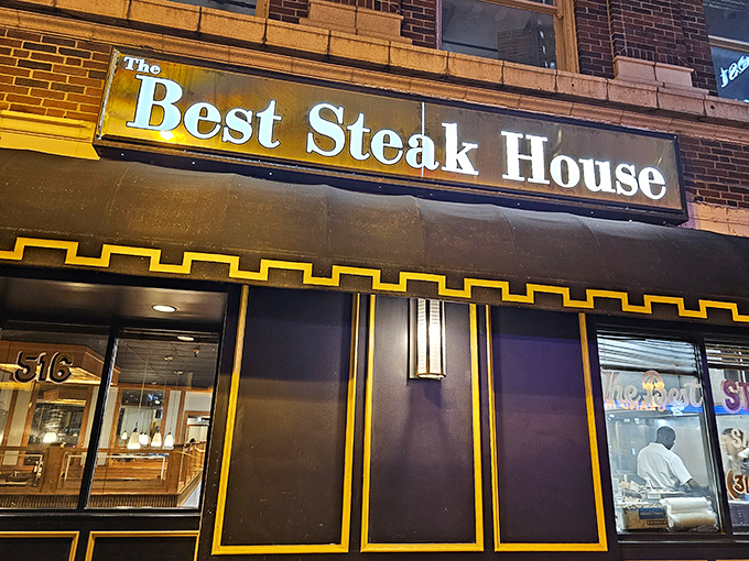 When you boldly call yourself "The Best," you'd better deliver. This St. Louis landmark has been backing up that claim since 1964.