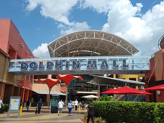 Miami's shopping mecca basks in the perfect Florida day. Those empty benches won't stay that way once the serious shoppers need a rest!