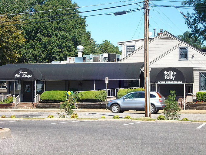 Folk's Folly Prime Steak House (Memphis): Simple, unassuming, and legendary &ndash; like the quiet kid in school who grew up to win an Oscar.