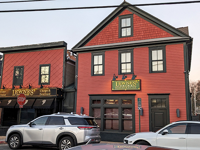 This historic red building houses generations of steak-making wisdom. Lewnes' exterior is like a time machine to the golden age of steakhouses.