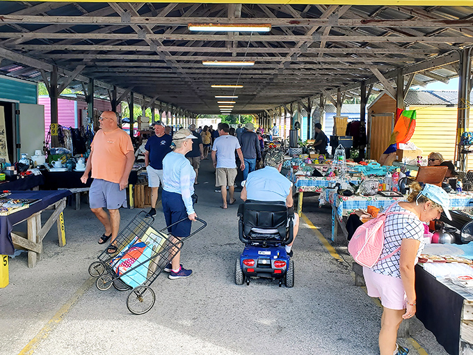 Indoor comfort meets outdoor variety in this shopper's haven where air conditioning makes browsing pure pleasure.