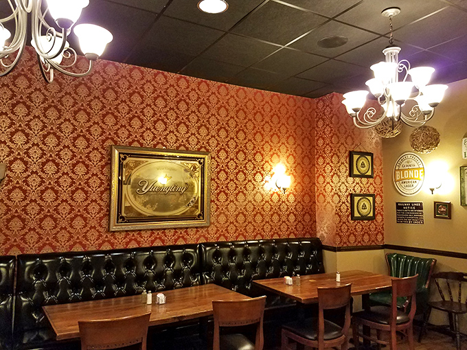 Red damask wallpaper and leather booths create the perfect backdrop for both first dates and fiftieth anniversaries. Elegance without pretension.