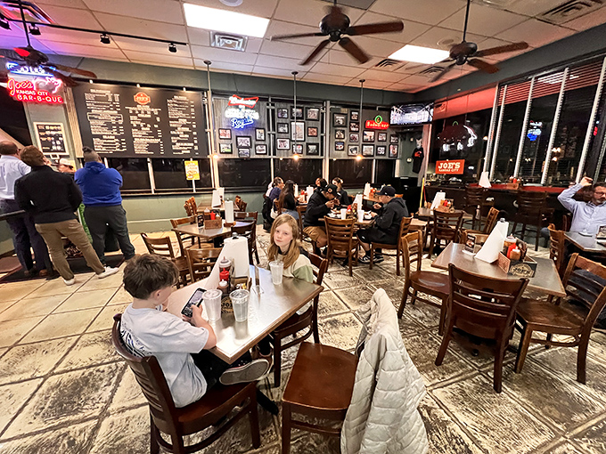 Simple tables, paper towel rolls, and the promise of meat nirvana. No white tablecloths needed when the food creates its own elegance.