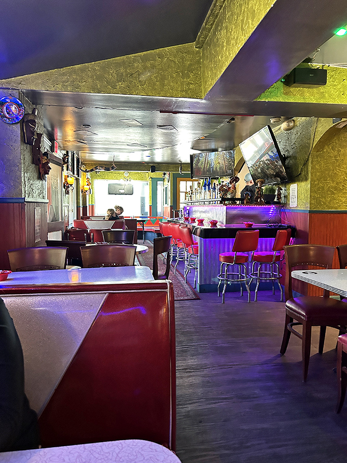 The dining area glows with the warmth of a thousand fiestas. Red booths invite you to settle in and forget about your diet plans.