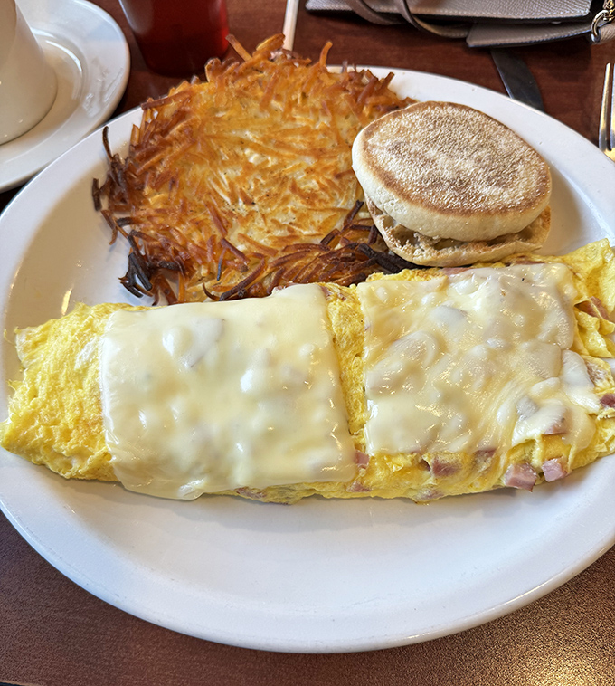 This omelet and hash brown combo is the breakfast equivalent of bringing your A-game to an 8 AM final exam.