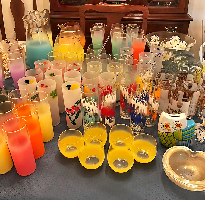 The cocktail party of your retro dreams awaits! These vibrant mid-century glasses practically beg for Tom Collins mixers and lively conversation.