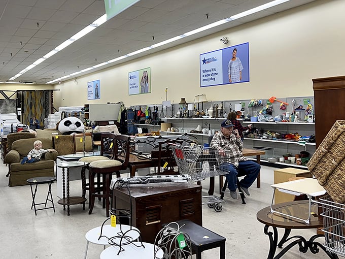 One person's decluttered living room becomes another's fully furnished space &ndash; the circle of furniture life at its most economical.