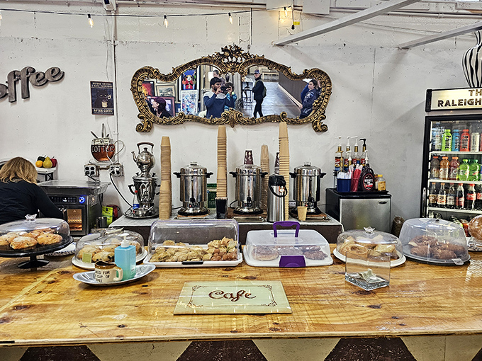 Coffee break! This charming caf&eacute; offers the perfect pit stop for weary treasure hunters, with pastries that fuel the next round of bargain battles.