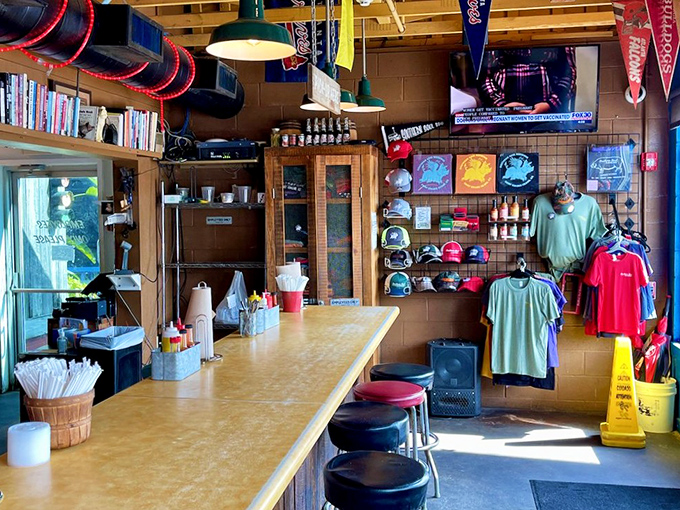 Part retail therapy, part BBQ sanctuary. Browse the merchandise while your stomach performs an impatient countdown to mealtime.