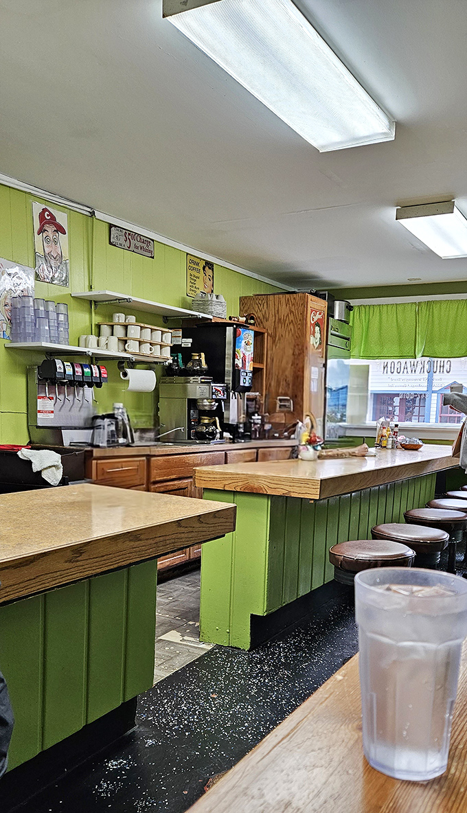 Where breakfast dreams come true. The Chuckwagon's counter and open kitchen layout means you can watch your morning masterpiece being created.