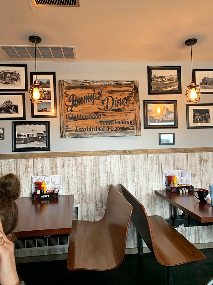 Vintage photographs line the walls, telling stories of Indianapolis past while you create new memories over breakfast.