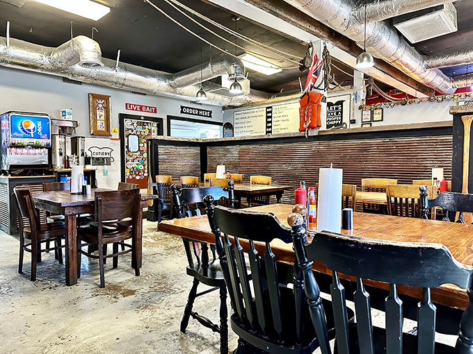 Industrial-chic meets British pub in this no-nonsense dining room where the focus stays squarely where it belongs&mdash;on the food.