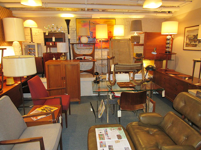 Mid-century modern meets Maryland charm in this dealer space where Danish design proves that sometimes what's old feels perpetually fresh and inviting.