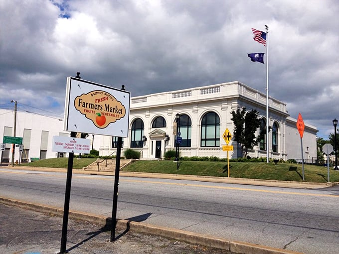 Downtown Gaffney's streetscape offers that quintessential small-town America feel &ndash; where parallel parking is still an event and shopkeepers know your name. 