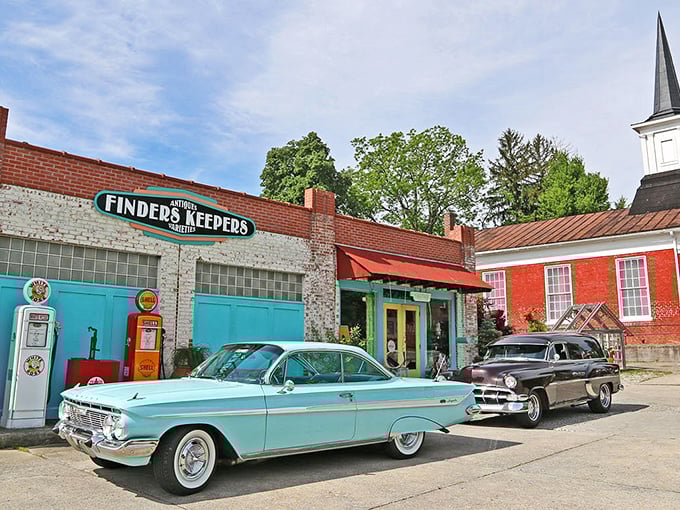 Vintage heaven at Finders Keepers! Classic cars and retro treasures prove Floyd knows the difference between old and timeless.