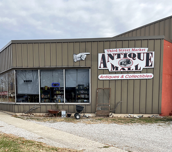 Third Street Market Antique Mall beckons treasure hunters with that giant pointing finger, as if to say, "Your next conversation piece is waiting inside."