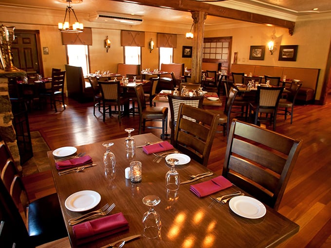 A dining room where "just one more bite" becomes the evening's mantra. Notice how every table setting awaits its moment in the spotlight.