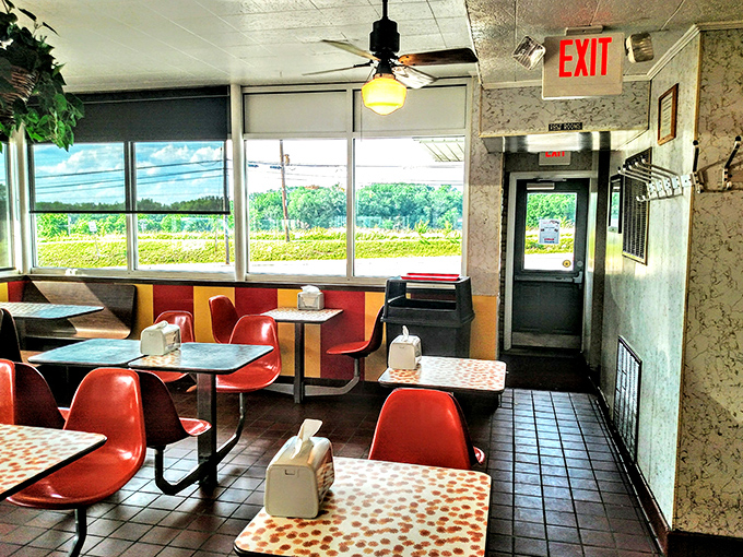 Vintage vibes meet modern comfort in this perfectly preserved slice of American dining history.