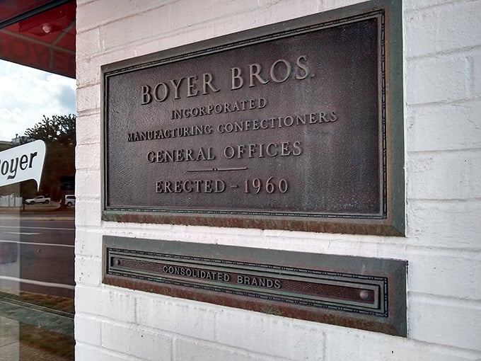 A bronze testament to candy-making history. If only all historical markers were this sweet.