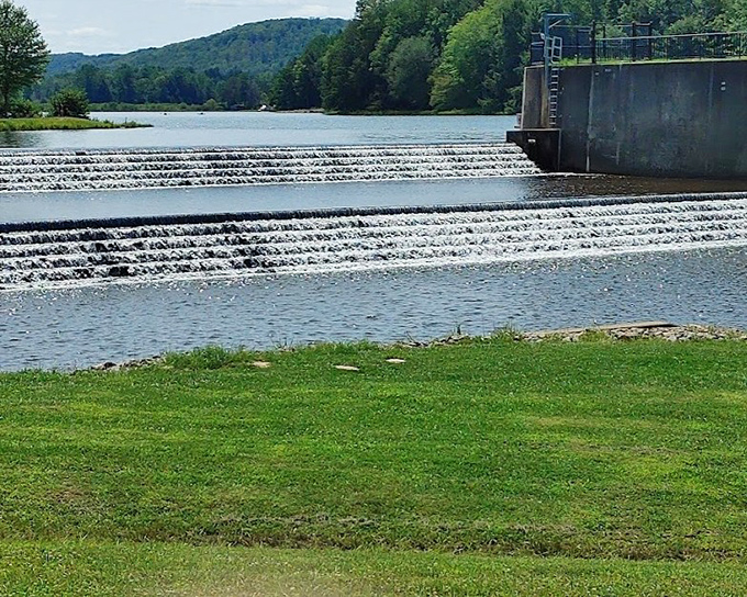 The Chapman Dam spillway creates nature's own white noise machine. No meditation app can compete with this hypnotic water display.