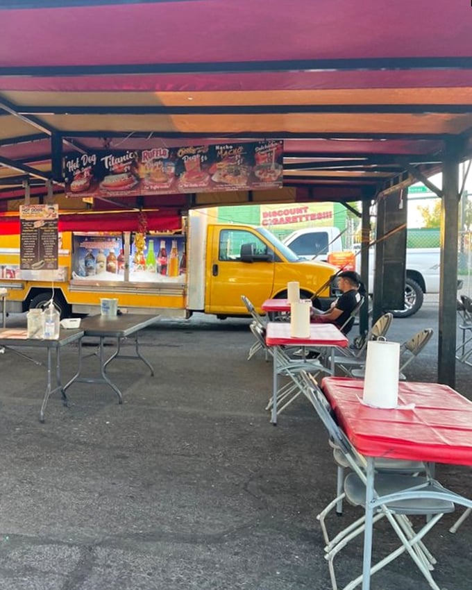 The dining room with the best ventilation in Phoenix. Where strangers become friends over the universal language of bacon-wrapped meat.