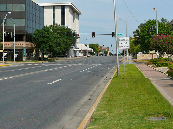 Wide streets and ample parking in downtown Ardmore. No big city traffic or big city prices to contend with here.