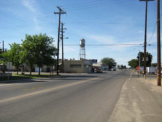 The wide streets and modest homes of Armona offer a straightforward appeal: California living that Social Security can actually cover.