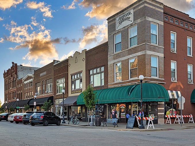 Charleston's tree-lined main street welcomes visitors with small-town warmth and housing prices that won't give you chills.