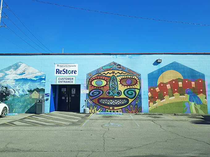 Street art meets secondhand shopping! Habitat's ReStore exterior is as colorful as the stories behind each donated item.