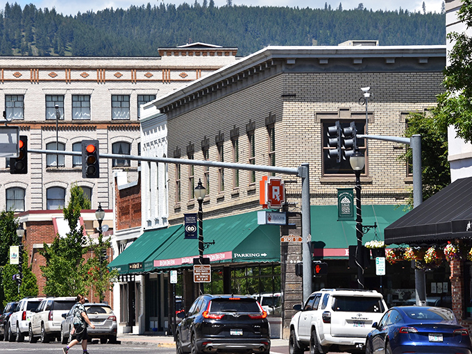 La Grande's historic downtown features beautifully preserved brick buildings. Small-town architecture with big-time character and affordable living.