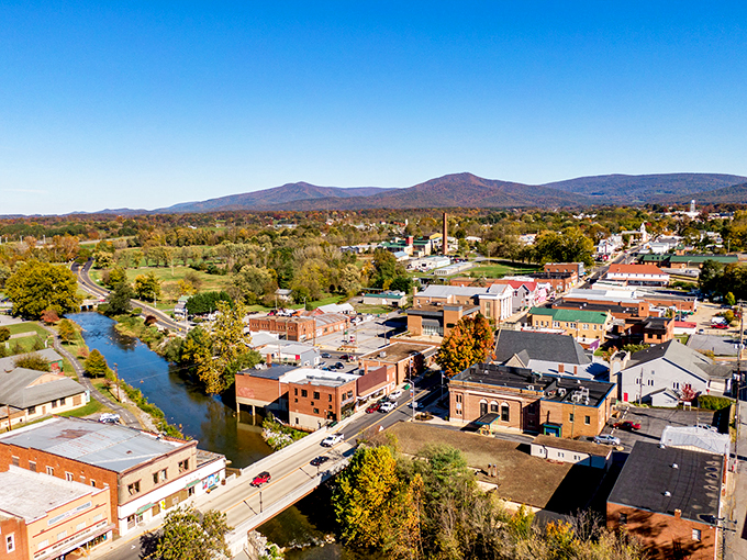 Luray's tree-lined main street offers shade and small-town tranquility. Your blood pressure drops just looking at this peaceful scene!