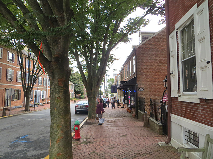 New Castle's cobblestone streets and colonial architecture transport you back to America's early days. History buffs, prepare to swoon!