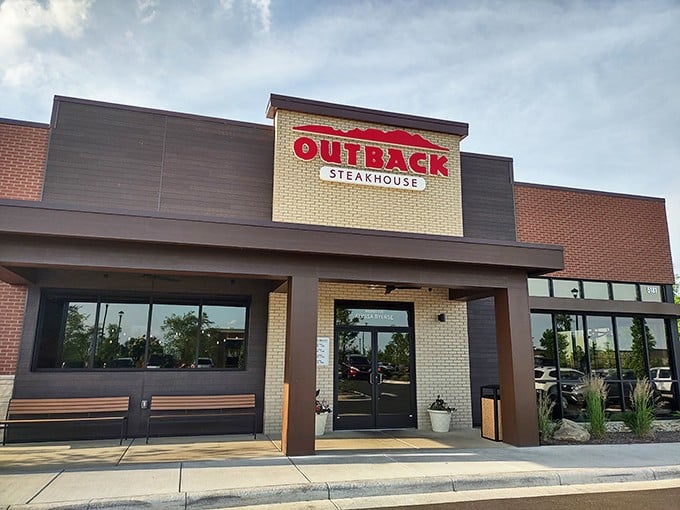 Outback's familiar fa&ccedil;ade promises steaks that consistently hit the spot, like that reliable friend who never lets you down.