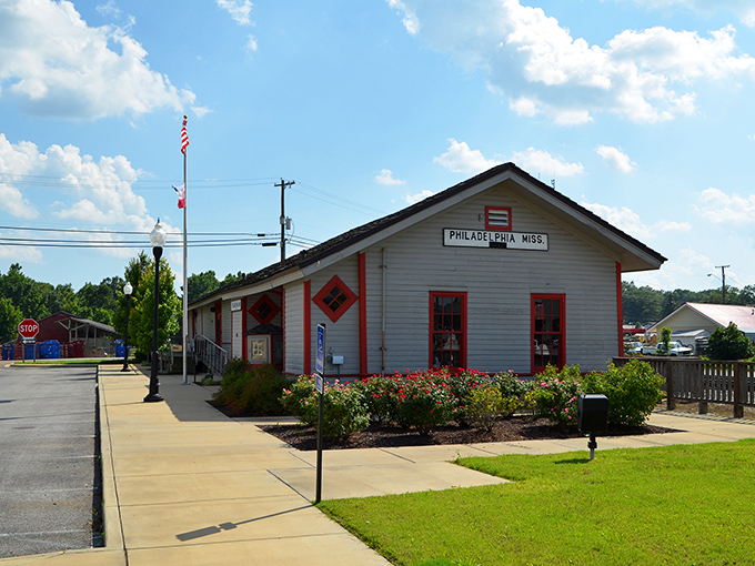 Philadelphia's historic train depot wears its red trim like a perfectly applied lipstick &ndash; subtle but making all the difference.