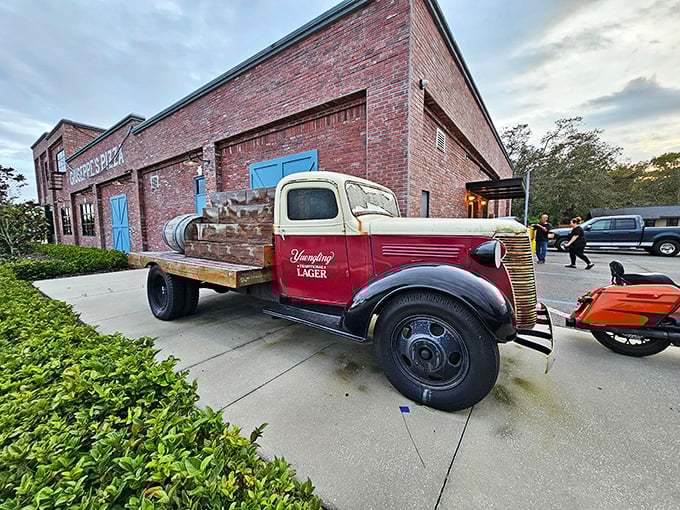 Giuseppe's brick fortress of pizza goodness stands proud with its vintage delivery truck. Steel City meets Sunshine State in delicious harmony!