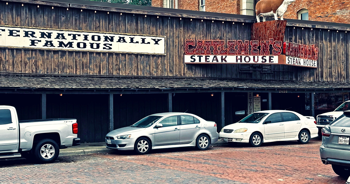 The Chicken Fried Steak At This No-Frills Restaurant In Texas Is Out-Of ...