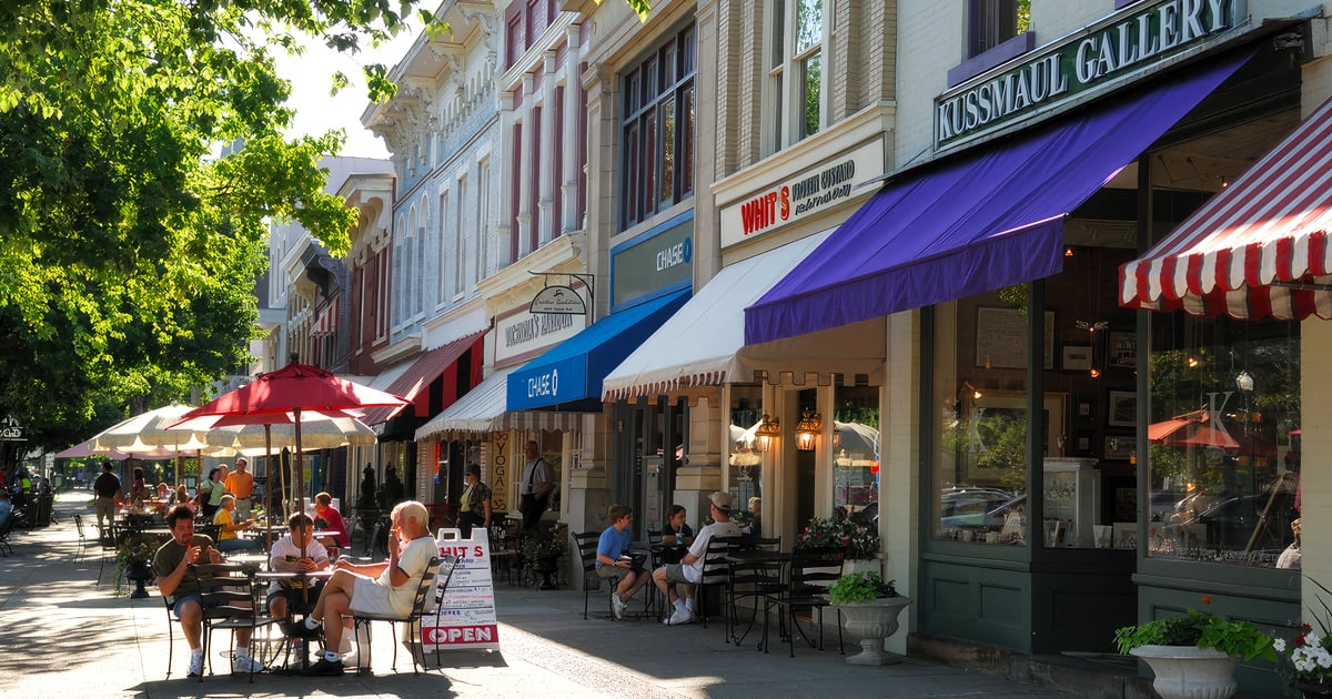 The Postcard-Worthy Town In Ohio That’s Straight Out Of A Hallmark Movie