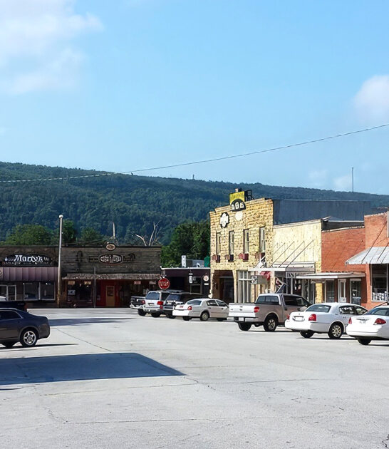 arkansas relaxing town life ftr