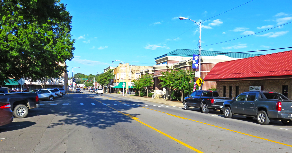 10 Small Towns In Arkansas So Affordable, You Can Live On Social ...