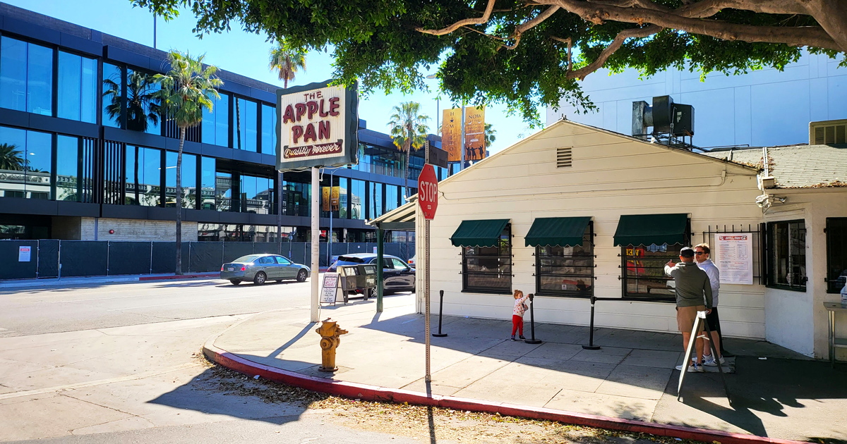 People Drive From All Over California To This Tiny Diner For Its ...