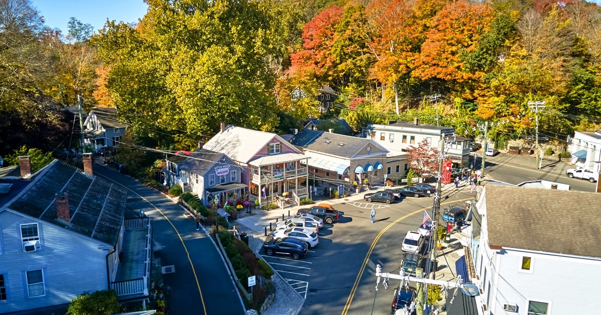 This Dreamy Small Town In Connecticut Is One Of The State's Best-Kept ...