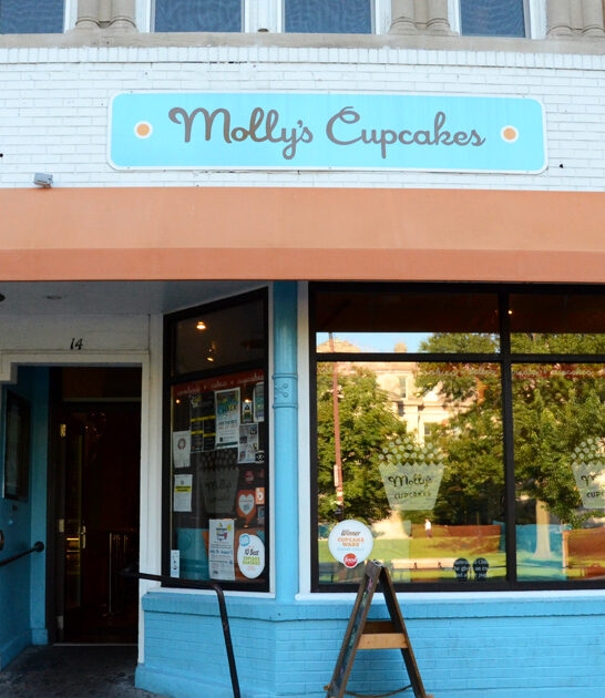 cupcakes charming cafe iowa ftr