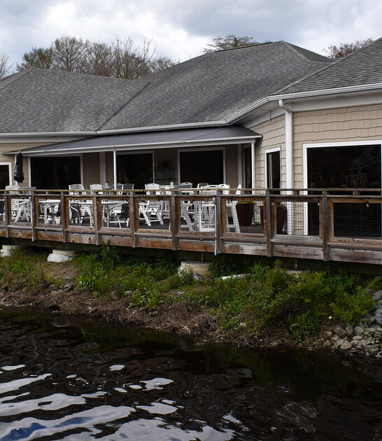 abbott's on broad creek restaurant in laurel, del.